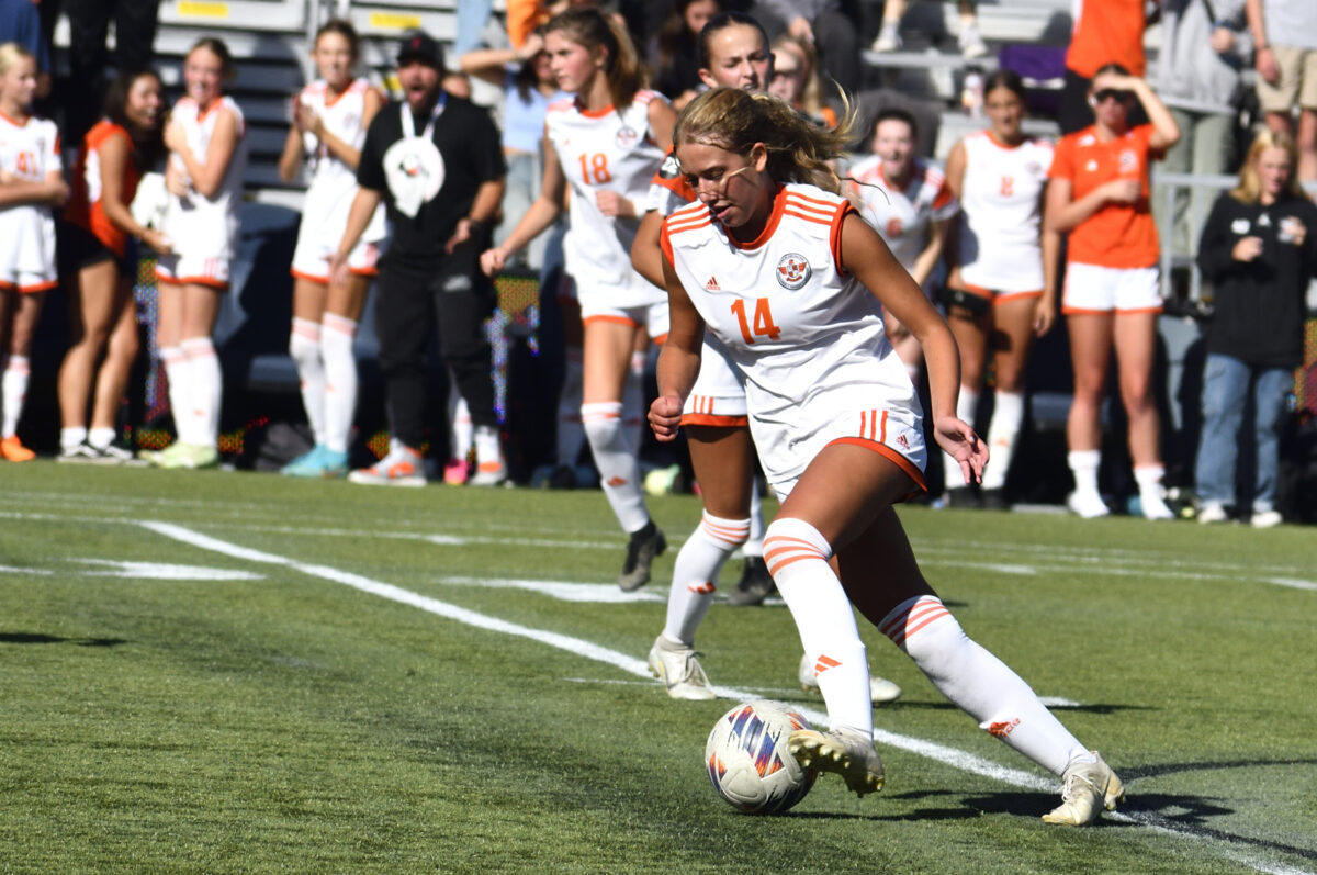 “You got it, Sarah”: American Fork girls soccer GK makes big PK save to ...